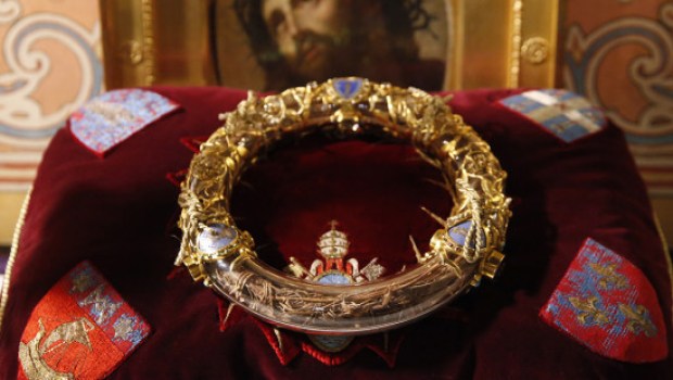 La Corona di Spine di Cristo è sopravvissuta a guerre, rivoluzioni e ...