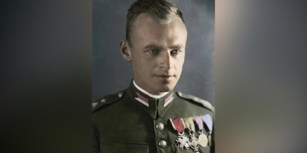 Pilecki, l'eroe che entrò volontario ad Auschwitz e fuggì per ...