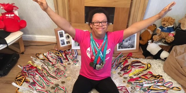 Ragazzo Down sfida i medici e corre la Maratona di Londra