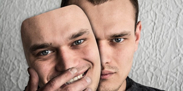 Attenti a queste 7 forme di falsità: sono contro l’Ottavo Comandamento